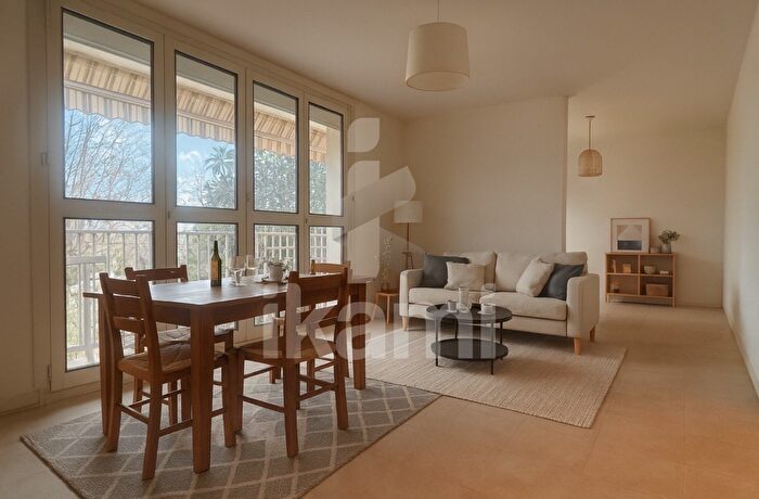 Appartement à vendre - Grigny - 6 pièces - 5 chambres