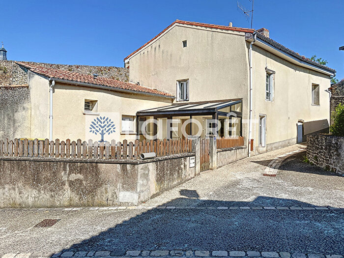 Maisons à vendre et appartements à louer - 1