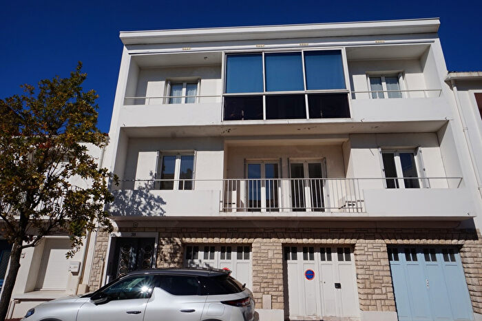 Appartement à vendre - Royan, Centre-ville - 3 pièces - 2 chambres