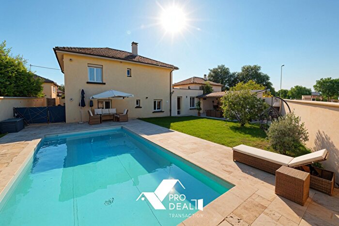 Maison à vendre - Meyzieu, Nord Est - 7 pièces - 5 chambres