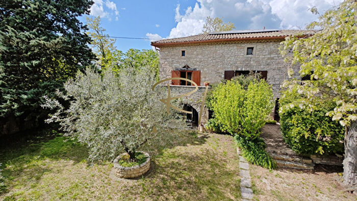 Maison à vendre - Issirac - 7 pièces - 7 chambres