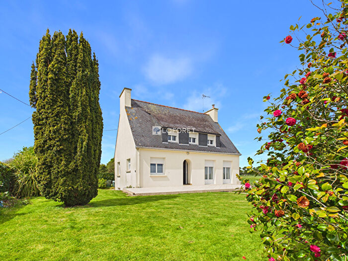 Maison à vendre - Plonéour-Lanvern - 5 pièces - 4 chambres