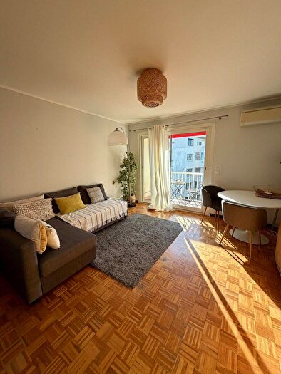 Appartement à louer - Vauban, Marseille ème arrondissement - 3 pièces - 2 chambres