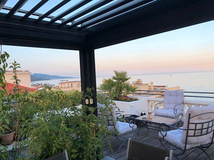 Carei-Monti, Menton : Appartement 4 pièces à louer