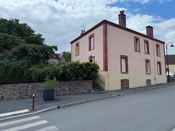Maison à vendre - Moutier-Malcard - 6 pièces - 3 chambres