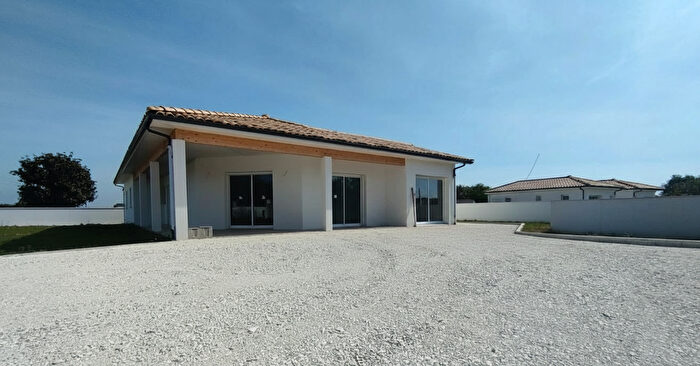 Saint-Martin-Petit : Maison 5 pièces à vendre