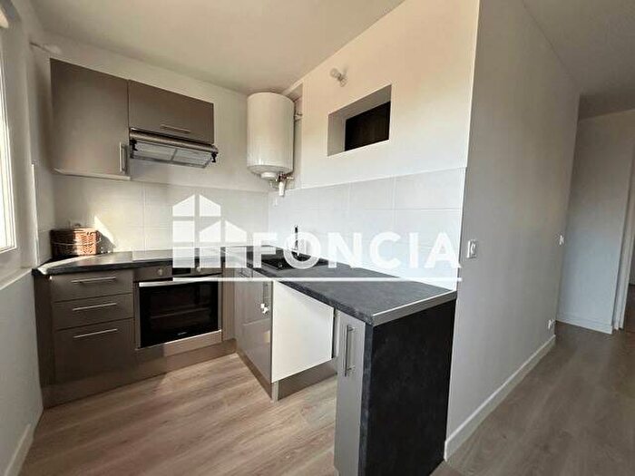 Appartement à louer - Nord Est, Saint-Martin-le-Vinoux - 4 pièces - 3 chambres