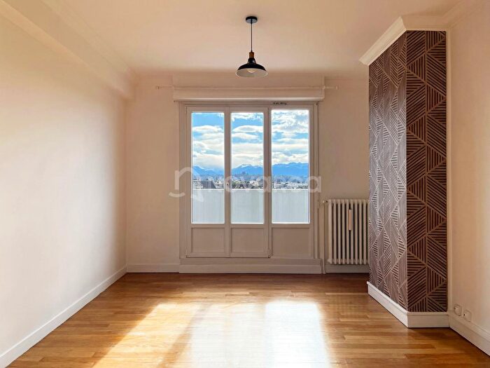 Appartement à louer - Pau, Centre-ville - 3 pièces - 2 chambres