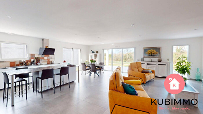 Maison à vendre - Saint-Vincent-sur-Jard - 5 pièces - 3 chambres