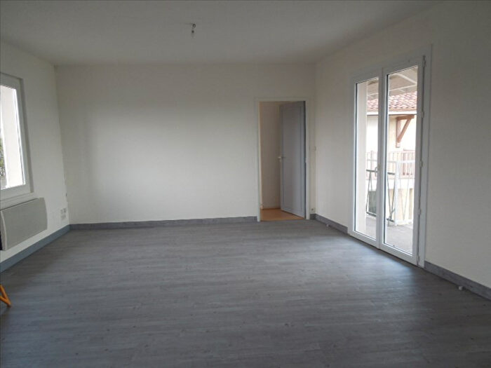 Appartement à louer - Hagetmau - 3 pièces - 2 chambres