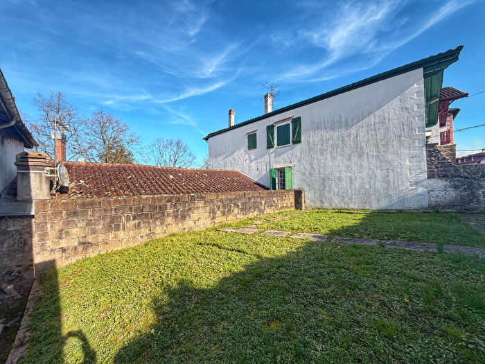Maison 12 pièces à vendre à Saint-Jean-Pied-de-Port