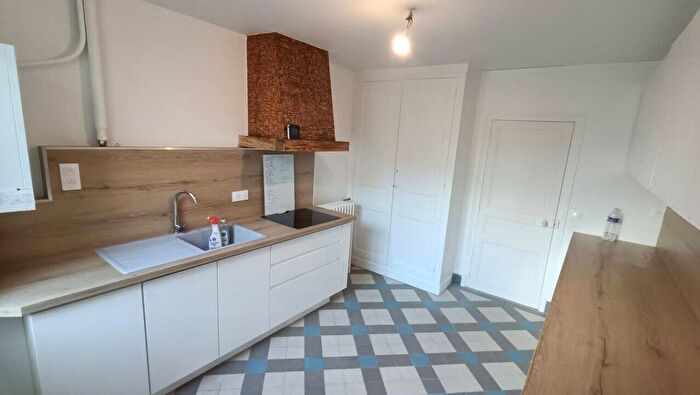 Briand Leclerc, Sens : Maison 5 pièces à louer
