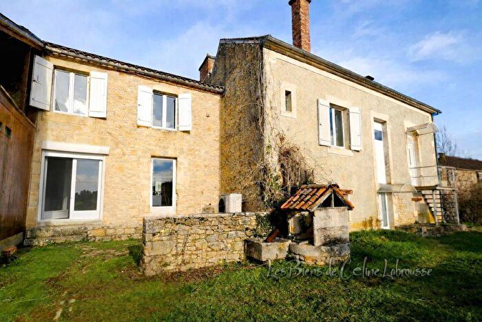 Savignac-les-Églises : Maison 13 pièces à vendre