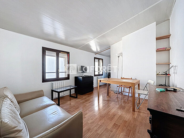 Bourg-la-Reine, République : Appartement 1 pièce à louer