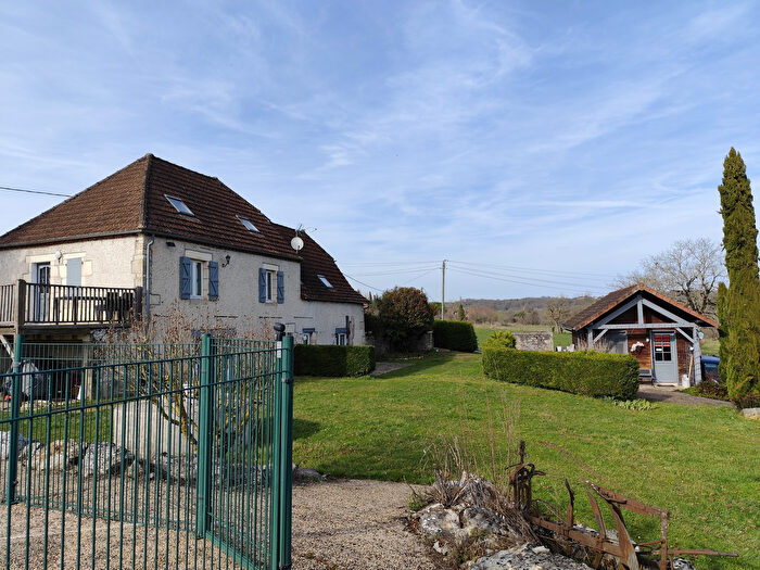 Maison à vendre - Liourdres - 9 pièces - 4 chambres