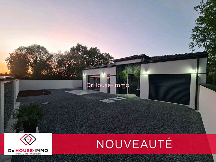 Maison à vendre - Saint-Médard-de-Guizières - 5 pièces - 3 chambres