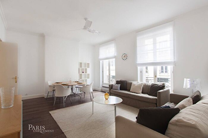 Appartement à louer - Hoche-Friedland, Paris ème arrondissement - 2 pièces - 1 chambre