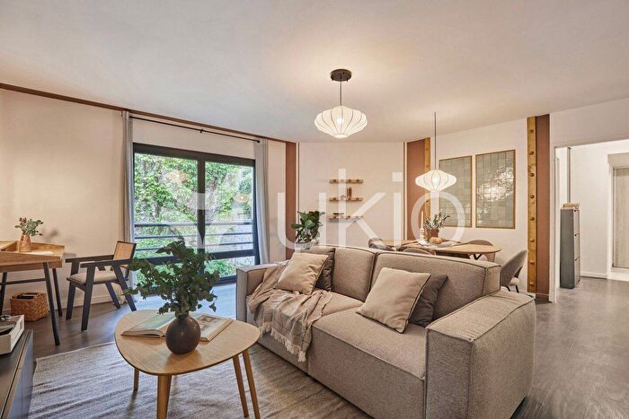 Appartement à louer - Porte Dauphine, Paris ème arrondissement - 3 pièces - 2 chambres