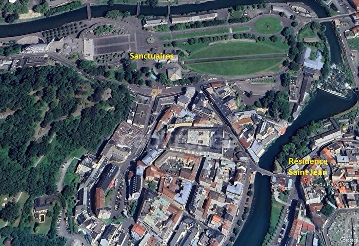 Appartement à vendre - Lourdes, Centre-ville, Place Peyramale, Gare - 4 pièces