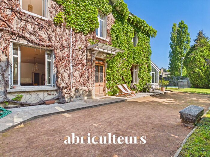Maison à vendre - Écully, Les Serres, Vivier - 6 pièces - 4 chambres