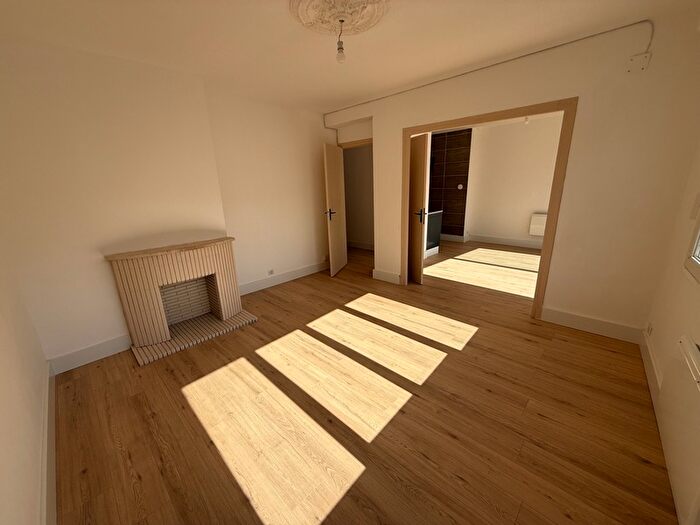 Appartement à vendre - Lourdes, Centre-ville, Place Peyramale, Gare - 3 pièces - 2 chambres