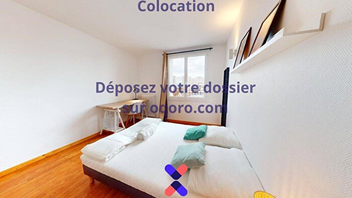 Appartement à louer - Le Bachut, Lyon ème arrondissement - 4 pièces - 3 chambres