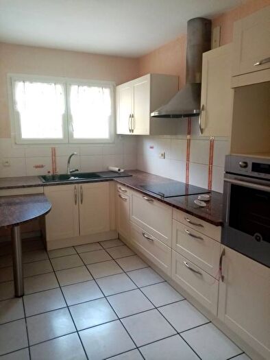 Appartement à louer - Centre Ville Est, Le Chambon-Feugerolles - 4 pièces - 1 chambre