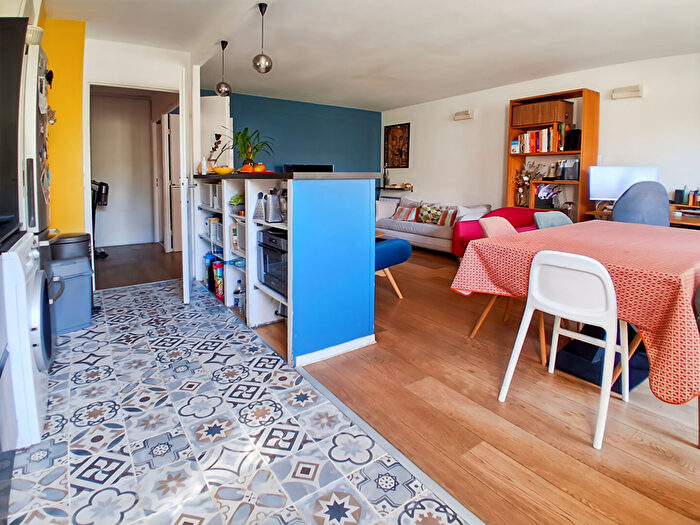 Montreuil, Solidarité, Carnot : Appartement 3 pièces à vendre