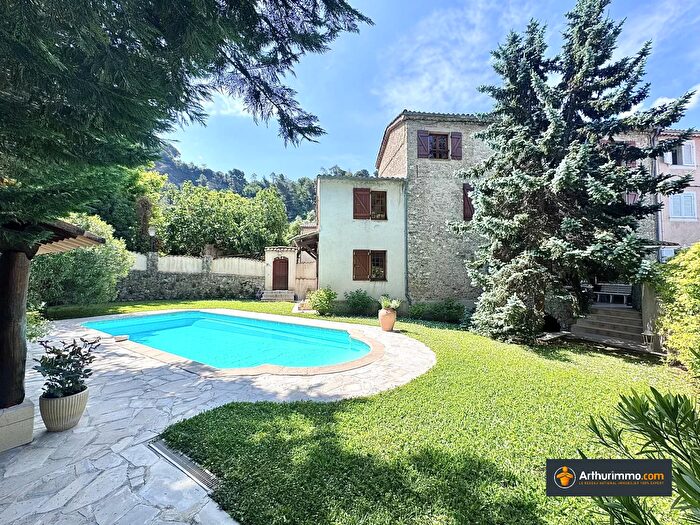 Maison à vendre - Saint-Martin-du-Var - 7 pièces - 5 chambres