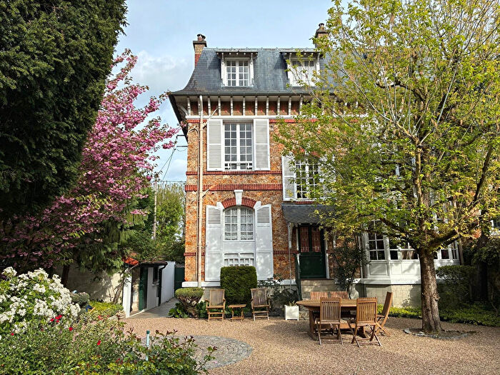 Maison 12 pièces à vendre à Le Chesnay, Saint-Antoine de Padoue