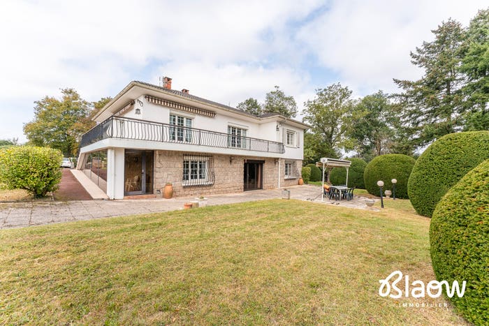 Maison 8 pièces à Saint-Laurent-de-Mure, à vendre