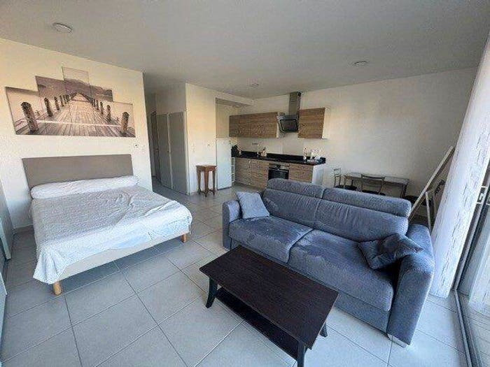Estialet le Bouchet, Montbrison : Appartement 1 pièce à louer