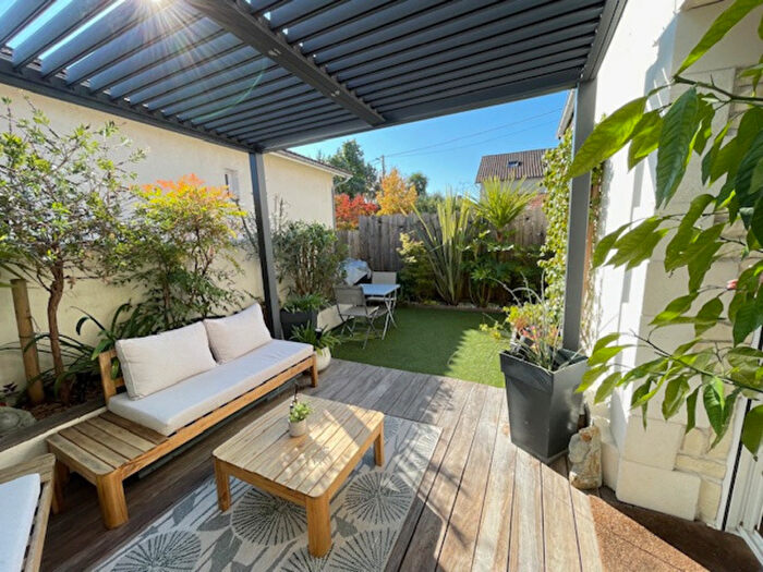 Maison à vendre - Angoulême, Saint-Cybard - 5 pièces - 3 chambres