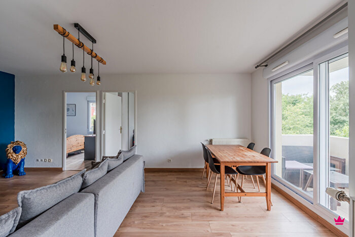 Appartement 3 pièces à Meyzieu, Centre-ville, à vendre