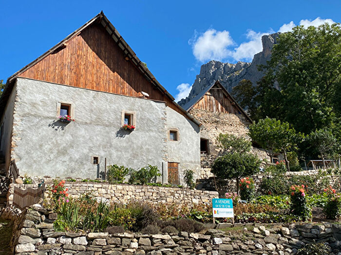 Maison à vendre - Le Dévoluy, Saint-Étienne-en-Dévoluy - 4 pièces - 2 chambres