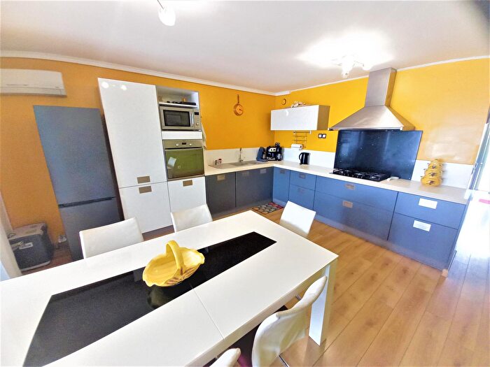 Appartement à vendre - Saint-Pierre, Terre Sainte, Université - 2 pièces - 1 chambre