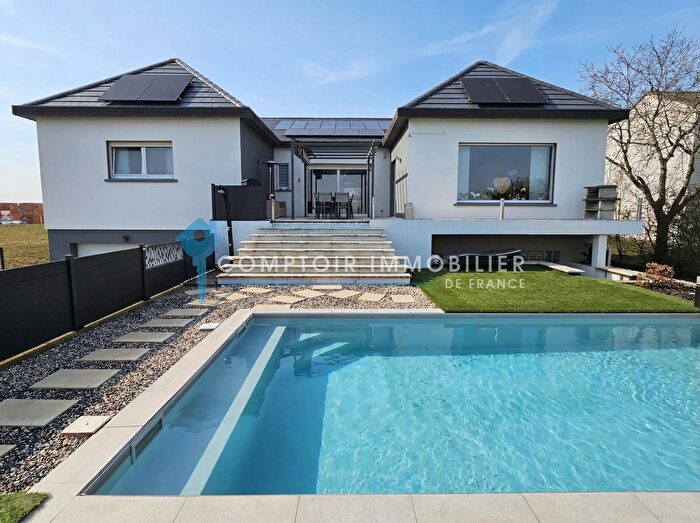 Maison à vendre - Théding - 8 pièces - 5 chambres