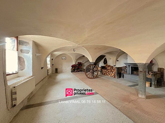 Maison à vendre - Ceyssat - 6 pièces - 2 chambres