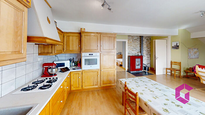 Appartement 3 pièces à Dunières, à vendre