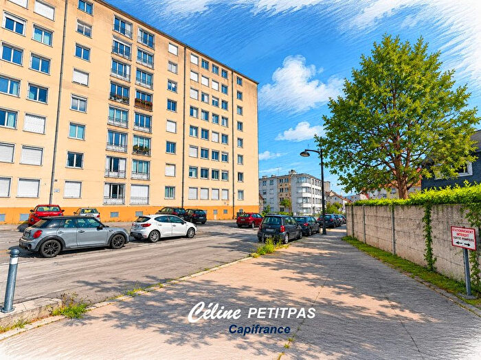 Appartement 4 pièces à vendre à Quartiers Centre, Fougères, Sévigné