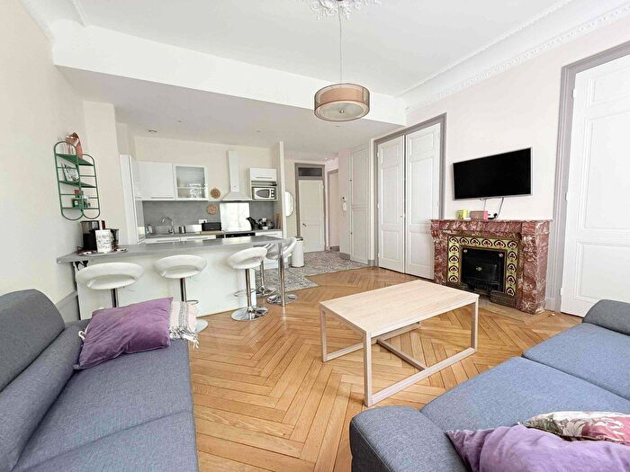 Charpennes-Tonkin, Villeurbanne : Appartement 5 pièces à louer