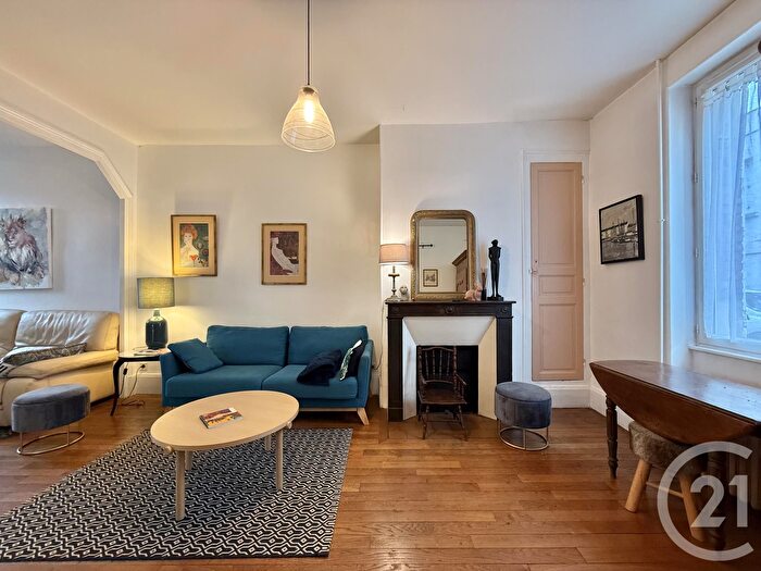 Maison à vendre - Moulins, Gare, Champins - 8 pièces - 5 chambres