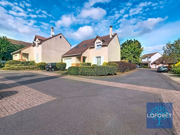 Cergy, Axe Majeur, Horloge - Maison 5 pièces à vendre