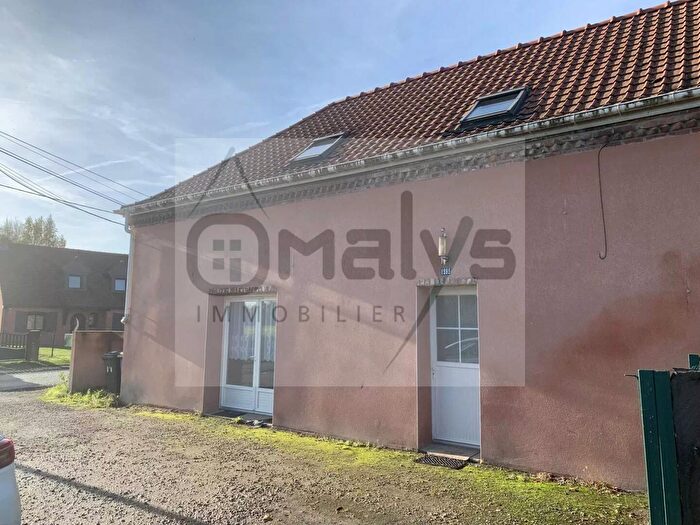 Maison 3 pièces à louer à Blessy