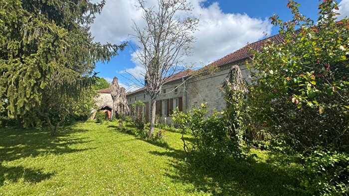 Maison à vendre - Saint-Caprais-de-Lerm - 7 pièces - 5 chambres