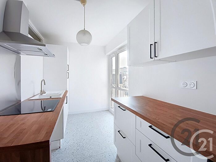 Appartement à louer - Troyes, Jules Guesde - 4 pièces - 3 chambres