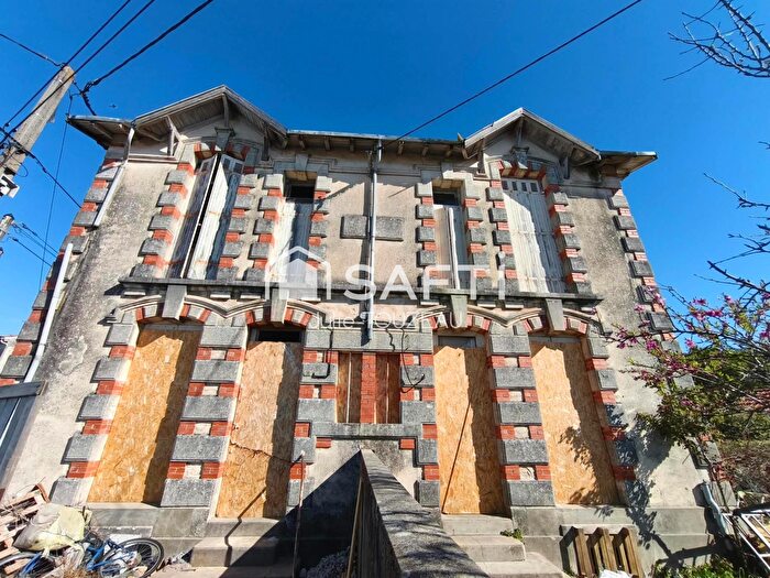 Maison 3 pièces à Saintes, Centre-ville, à vendre