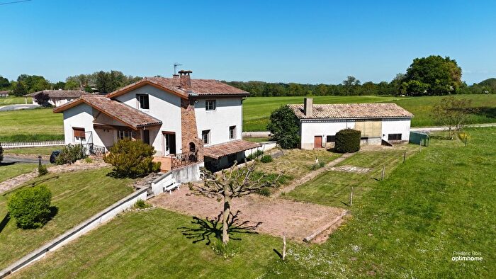Maison 7 pièces à vendre à Grièges