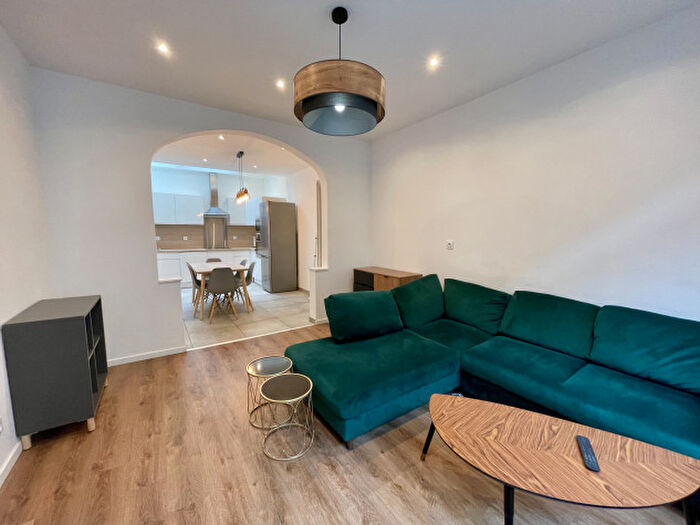 Lille, Fives : Maison 5 pièces à louer