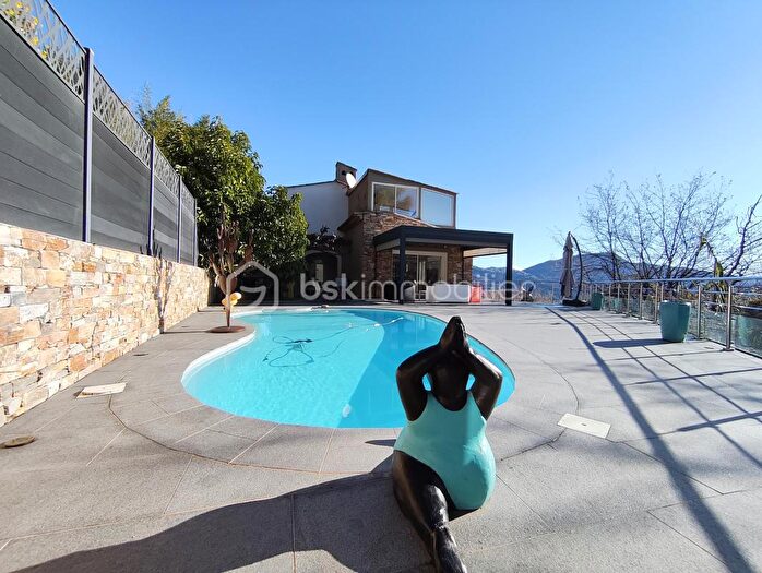 Maison à vendre - Carros - 7 pièces - 5 chambres